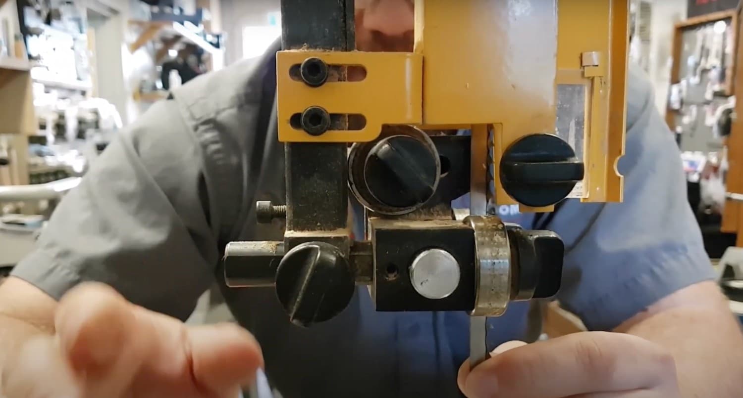 Band Saw Guide Setup: Boost Accuracy and Blade Life - HelpWithDIY