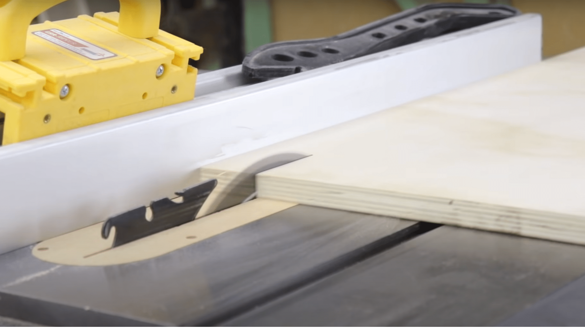 DIY Router Sled: Complete Build Guide for Woodworkers - HelpWithDIY